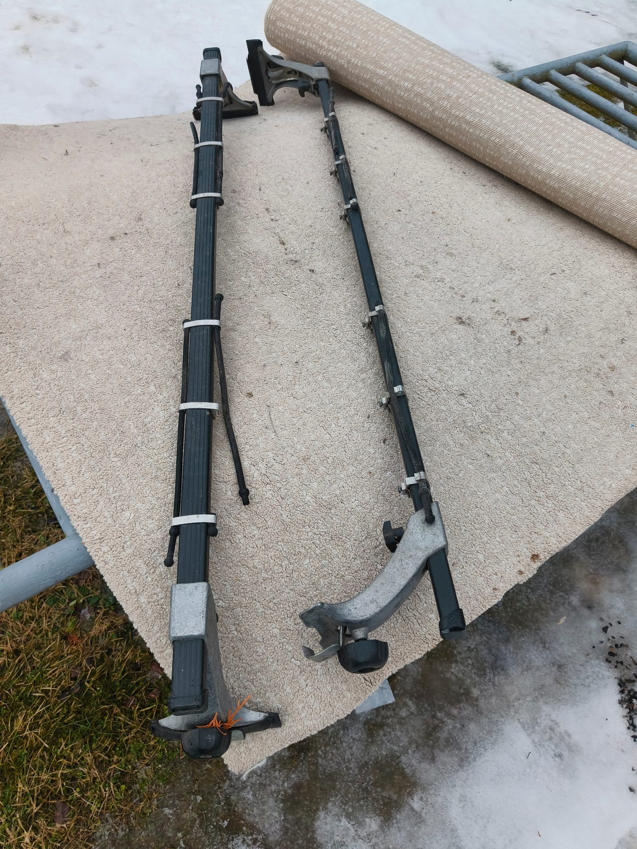 Thule 1050 vanha kattoteline | Tori