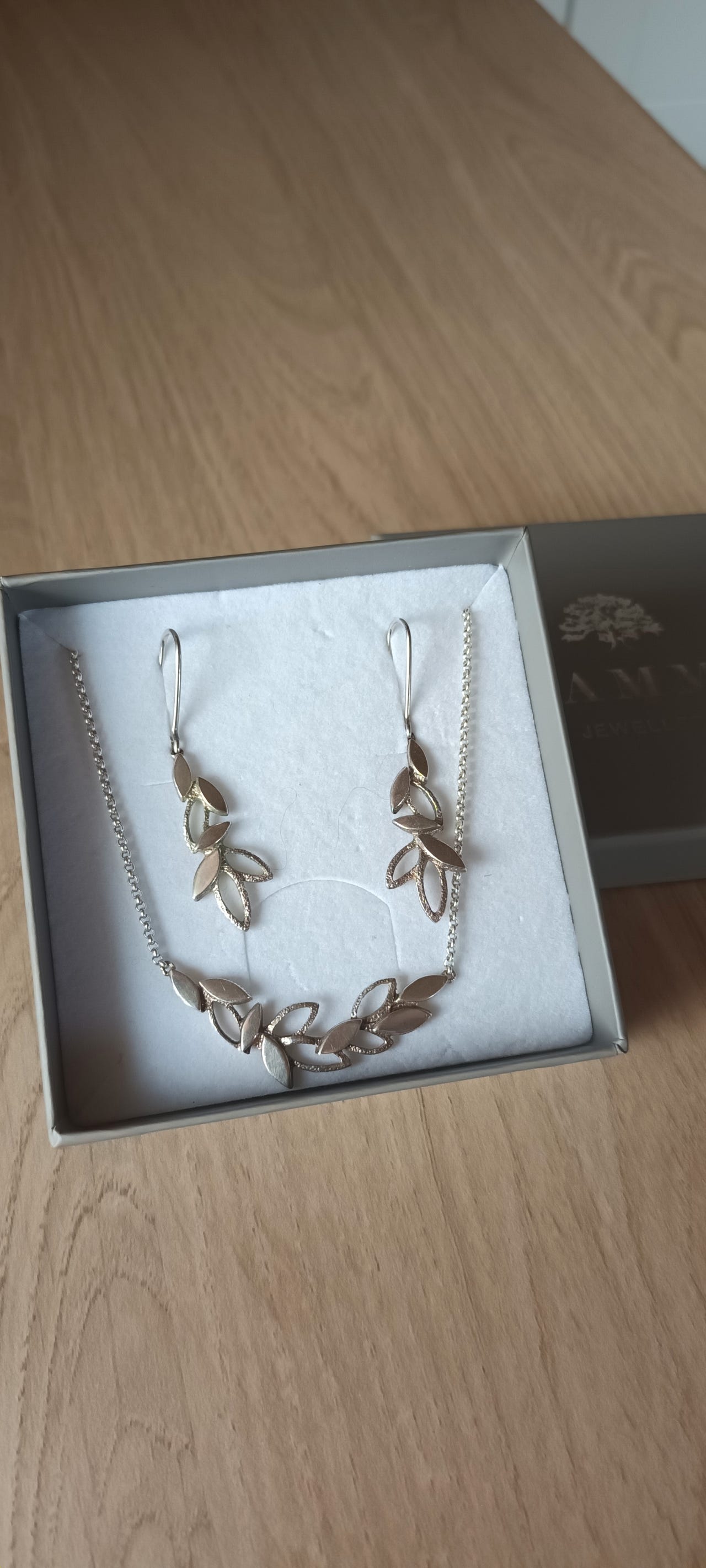 Hopea Korusetti Kaulakoru ja Korvakorut | Tori