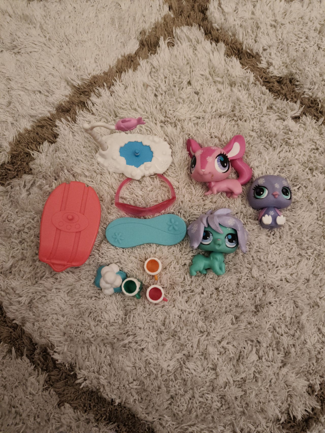 Kolme LPS hahmoa ja niiden tavarat | Tori