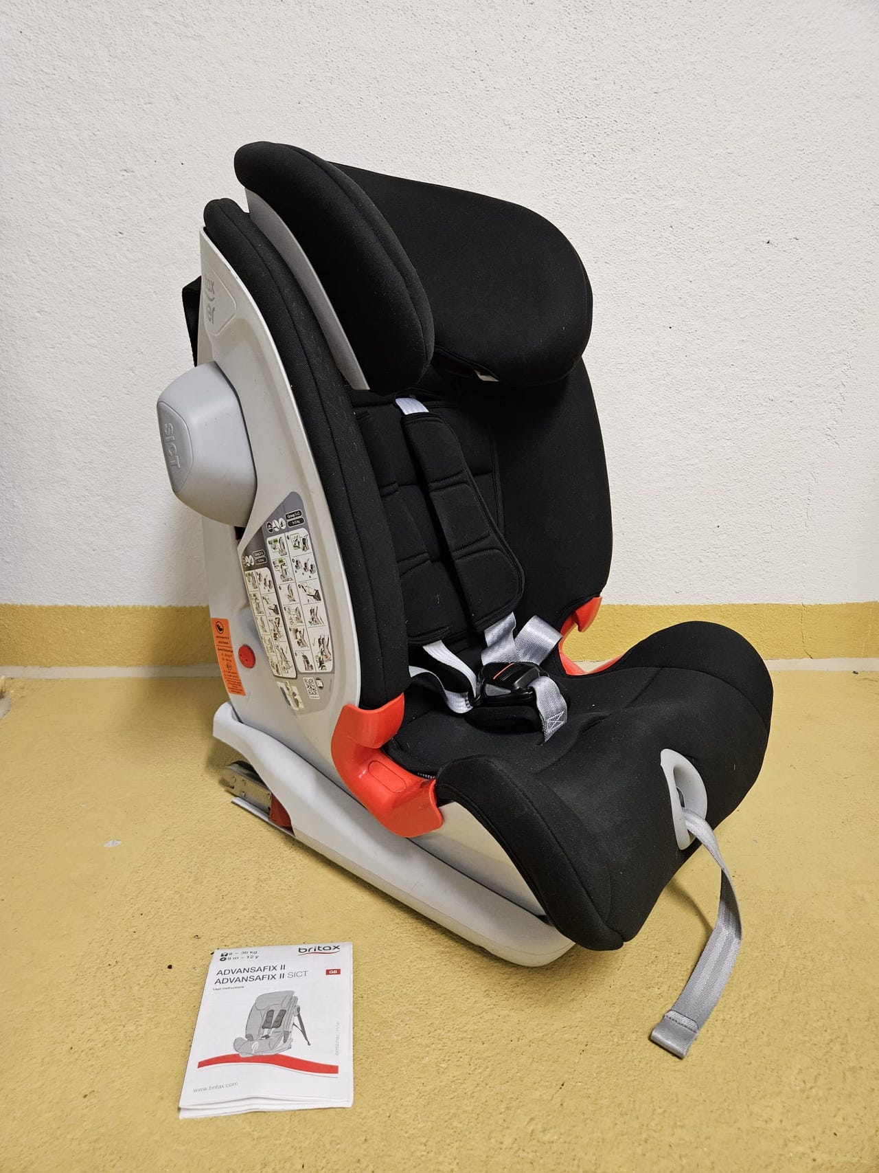 Britax Römer Advansafix II SICT -turvaistuin | Tori