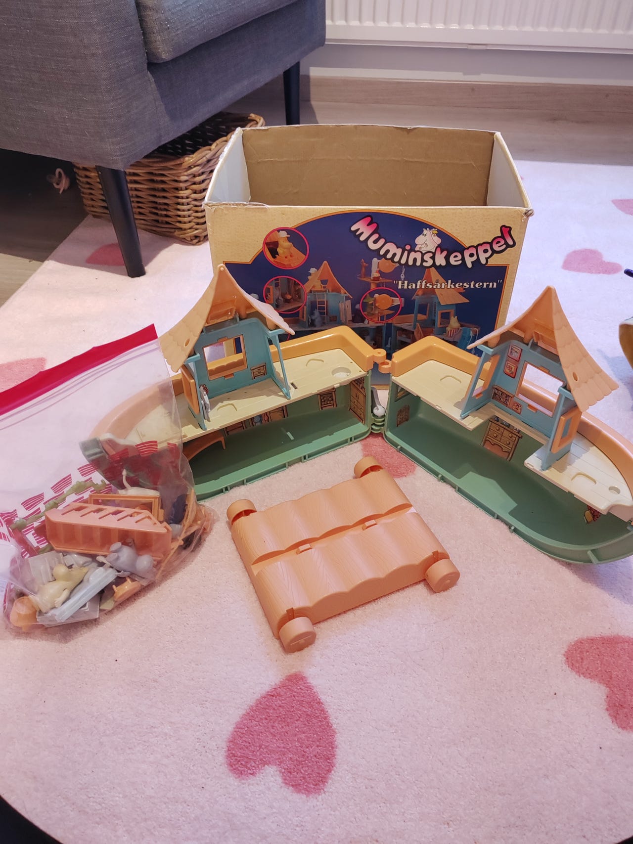 Myydään Muumien laiva sekä tarvikkeet. | Tori