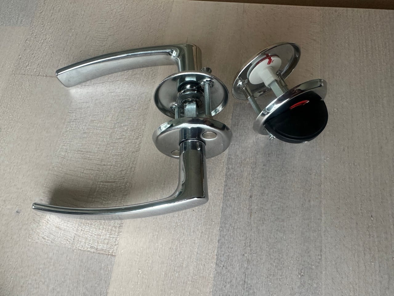 Välioven painike /kahva ja sopivilla WC-vääntönuppilla, kromi | Tori