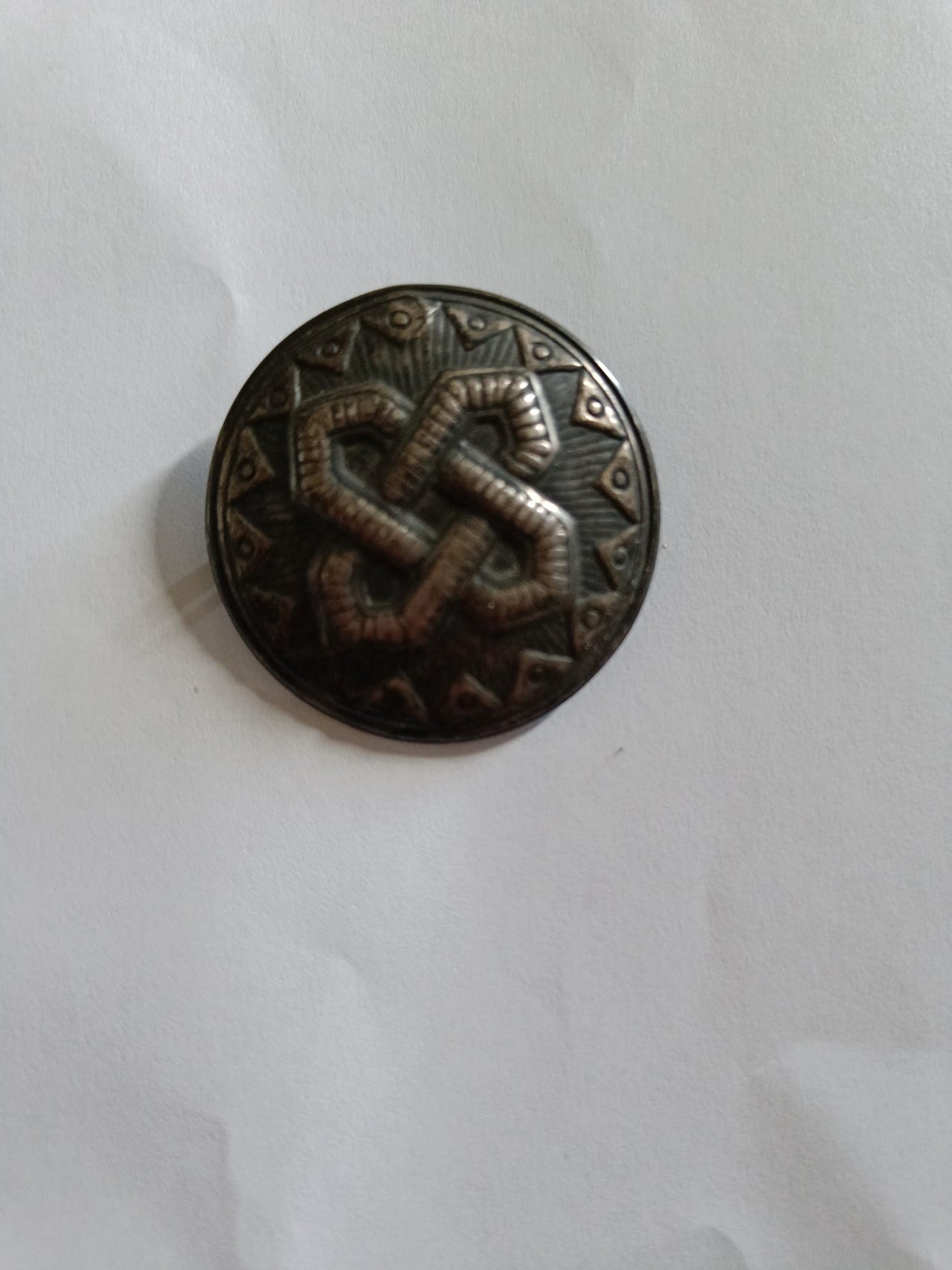 Osmon solmu rintaneula | Tori