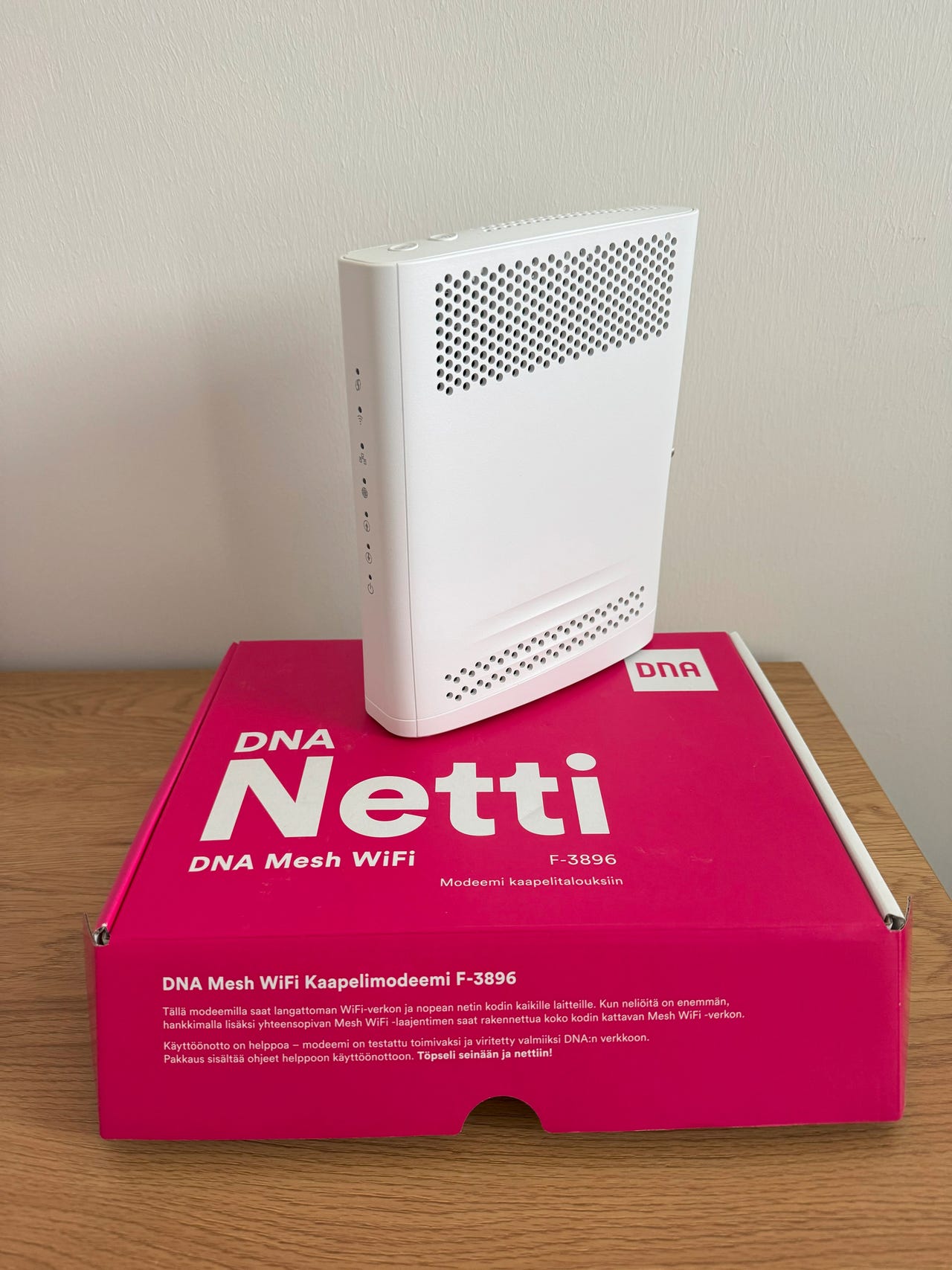 DNA Mesh WiFi Sagecom F-3896 modeemi kaapelitalouksiin | Tori