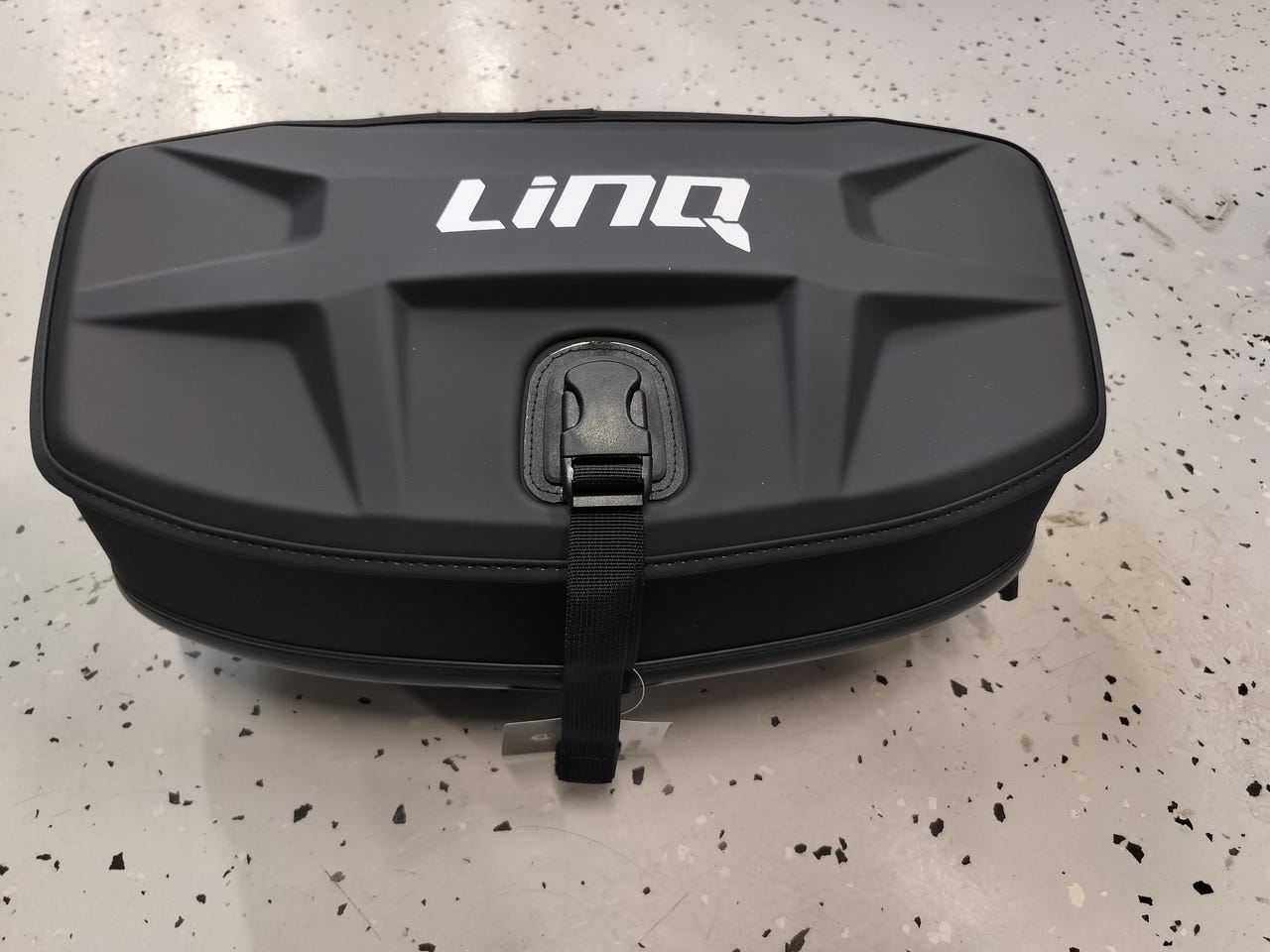 LinQ Urheilulaukku Sport Bag 17L 860202447 | Tori