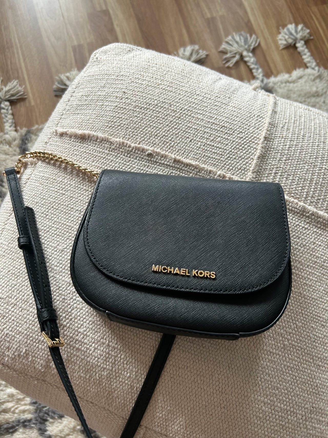 Michael Kors pikkulaukku musta | Tori