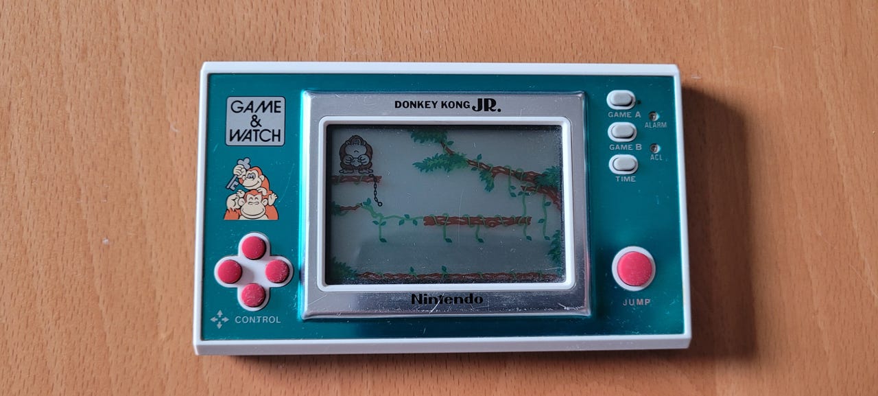 Nintendo Donkey Kong JR. Game&Watch | Tori