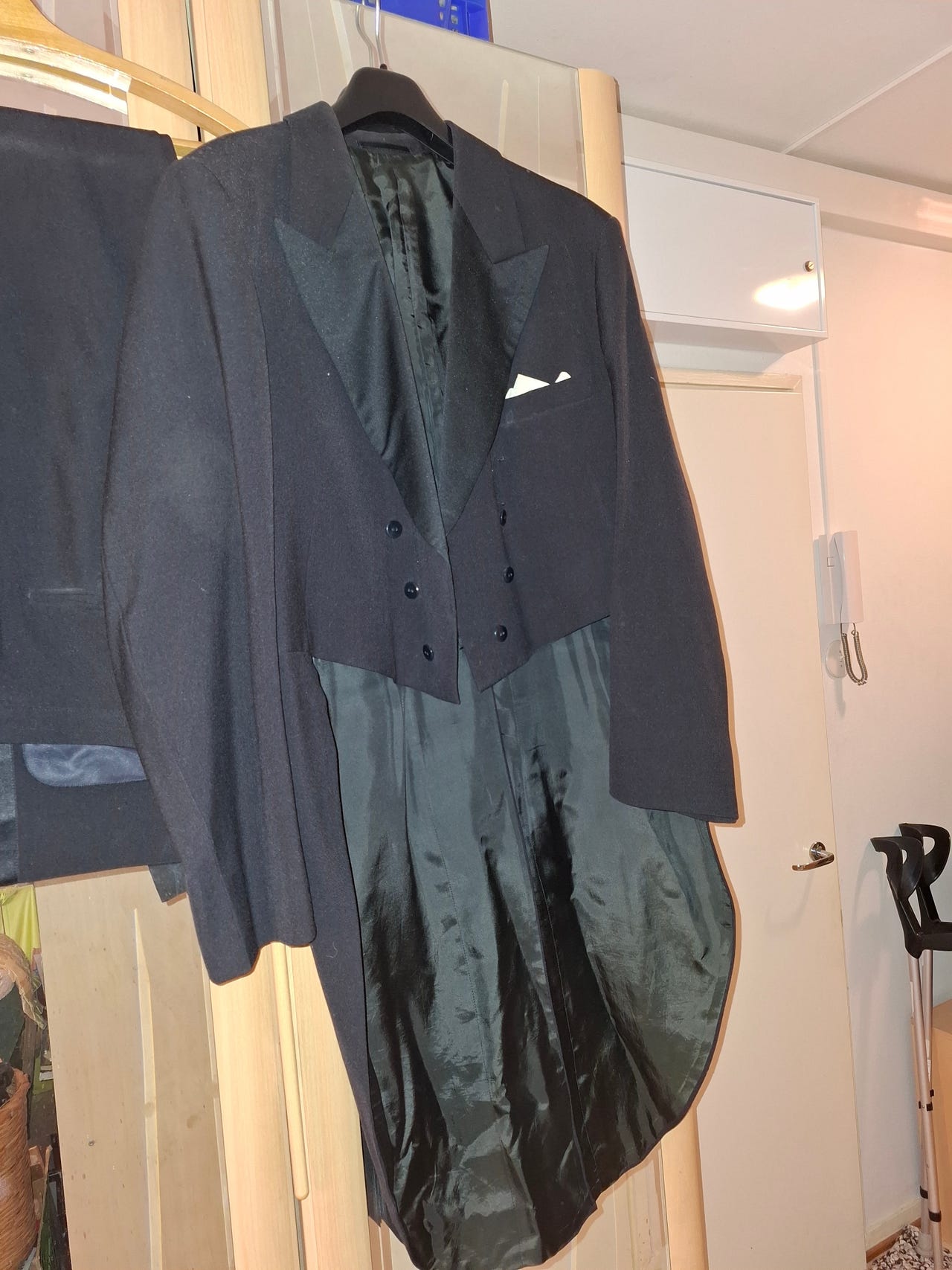 Frakki päälle ja juhliin | Tori