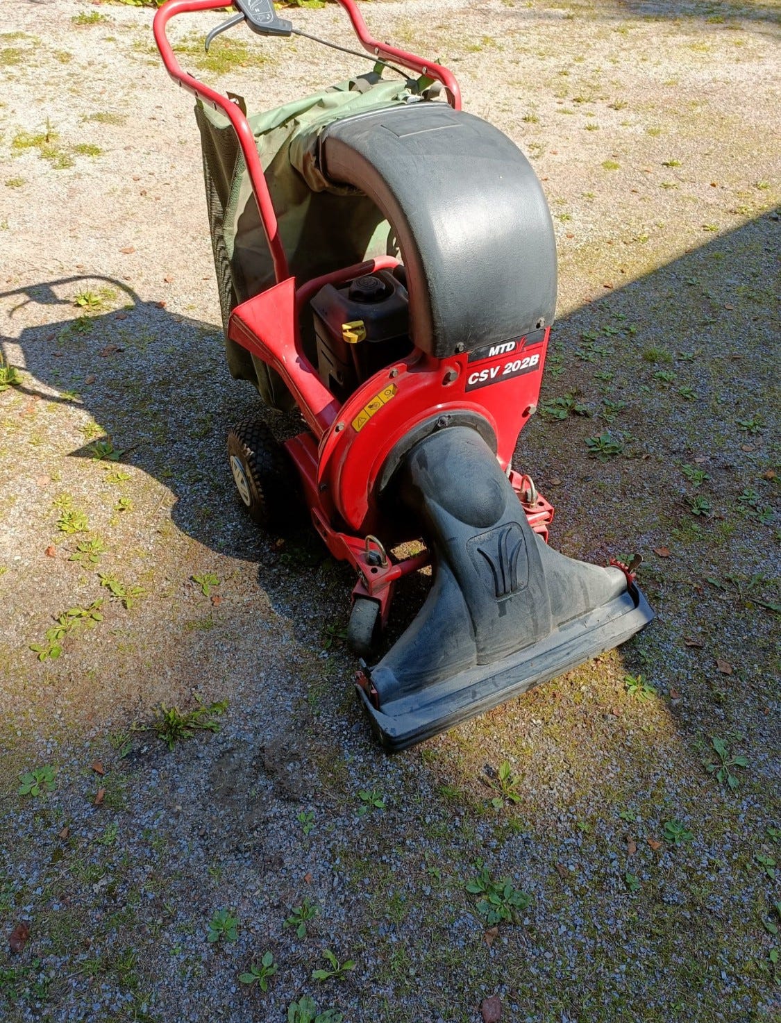 Lehti imuri/haketin MTD 202B | Tori