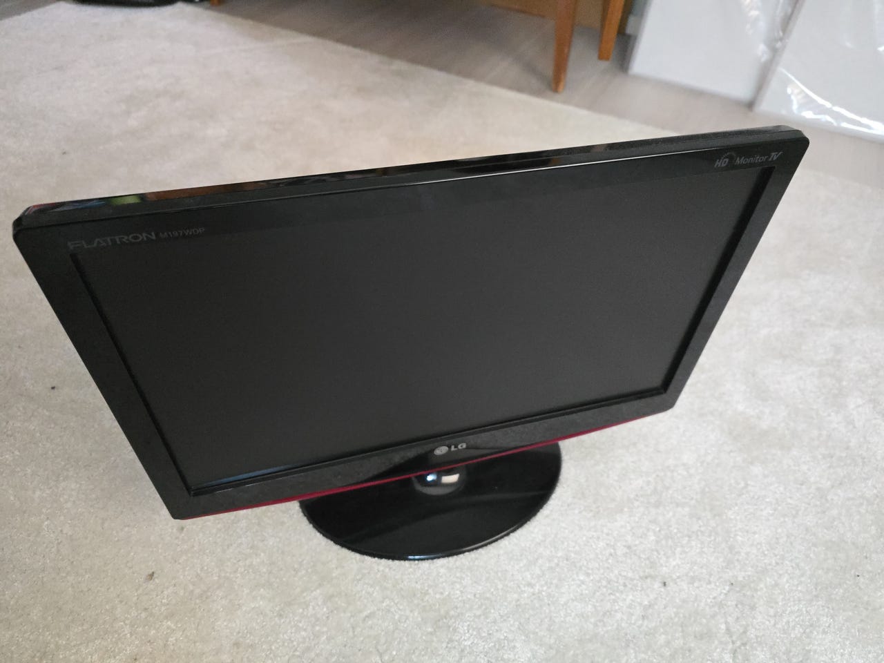 LG Flatron M197WDP-PC | Tori