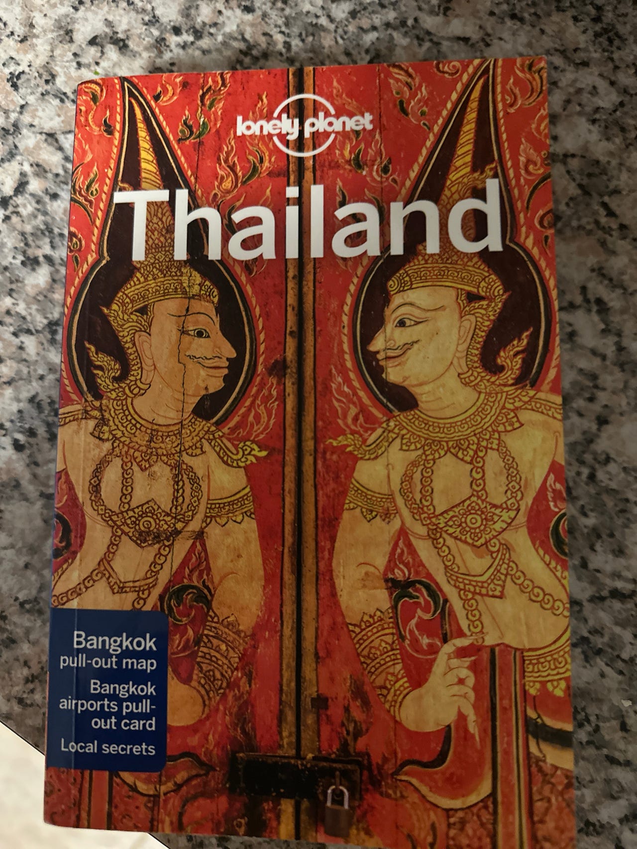 Thaimaa matkaopaskirja Lonely planet | Tori