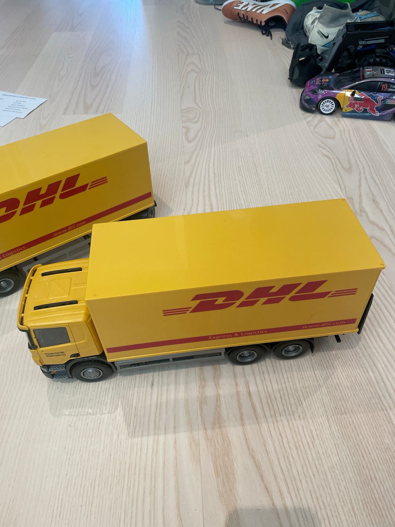 DHL Rekka | Tori
