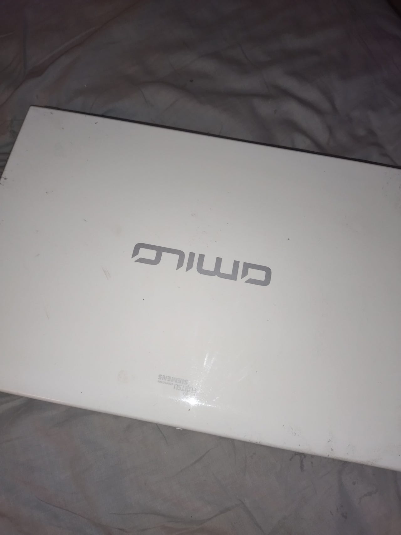 Fujitsu amilo | Tori