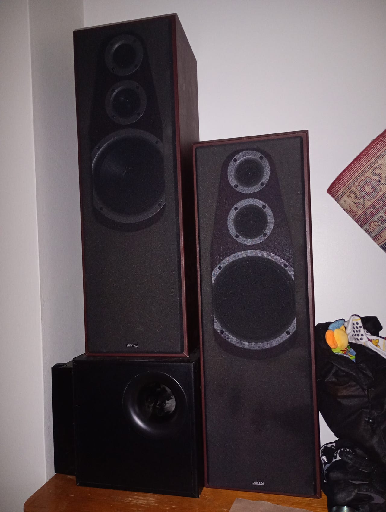 Jamo Studio 180 x2 ja subwoofer Logitech | Tori