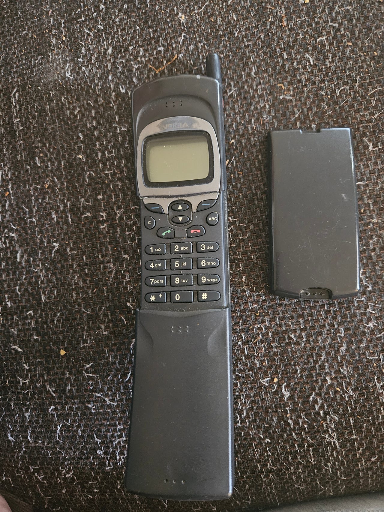 retro nokian 8110i banaani puhelin | Tori