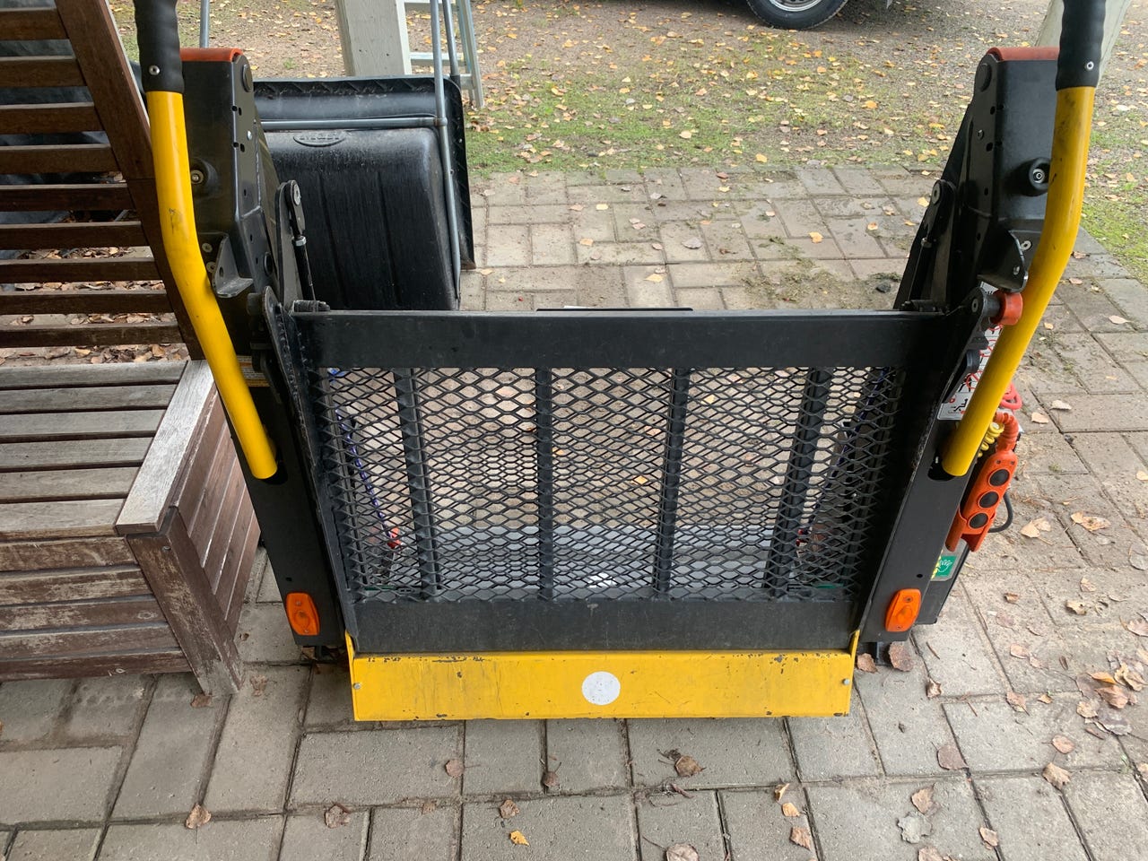 Dhollandia invahissi | Tori