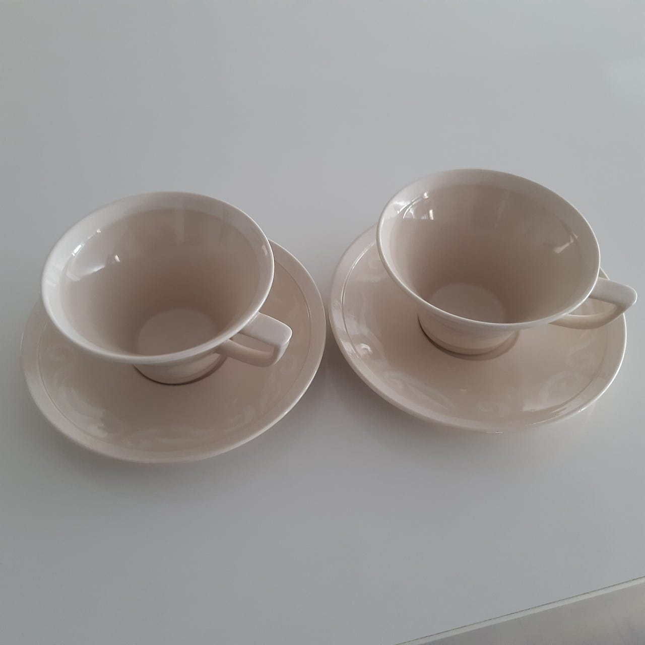 Pentik Vanilja 2,5 dl kupit ja lautaset | Tori