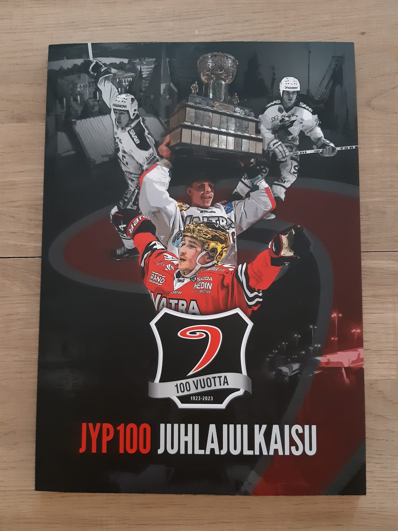 JYP 100 juhlajulkaisu -kirja | Tori