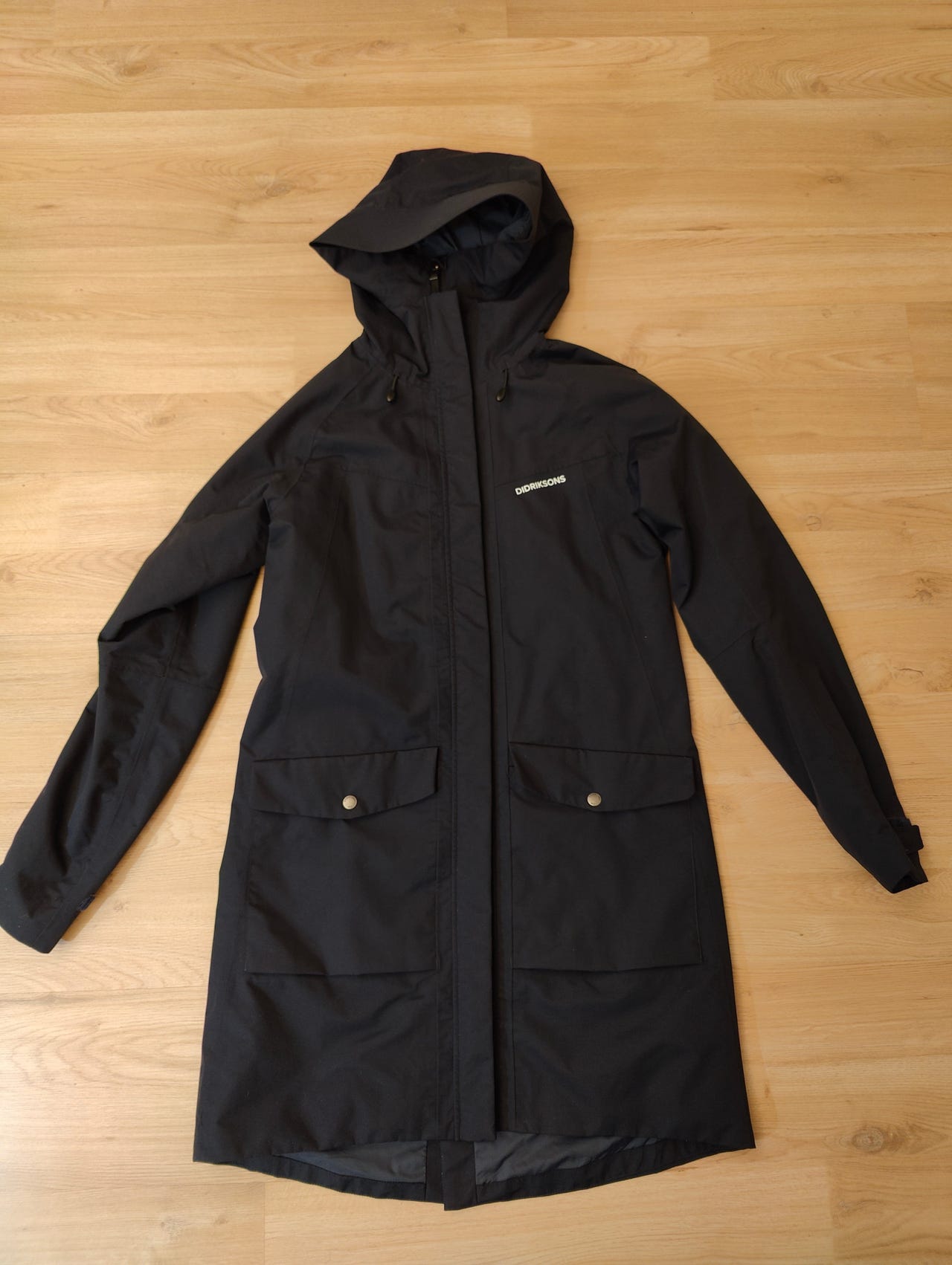 Didrikson tummansininen takki 38 | Tori