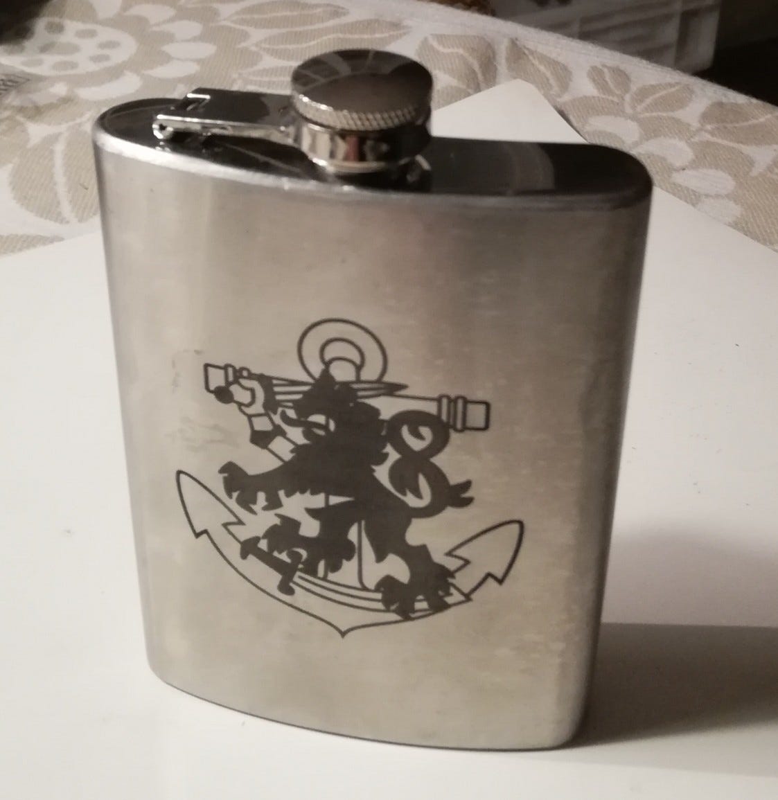 Uusi teräksinen taskumatti Leijona logolla | Tori