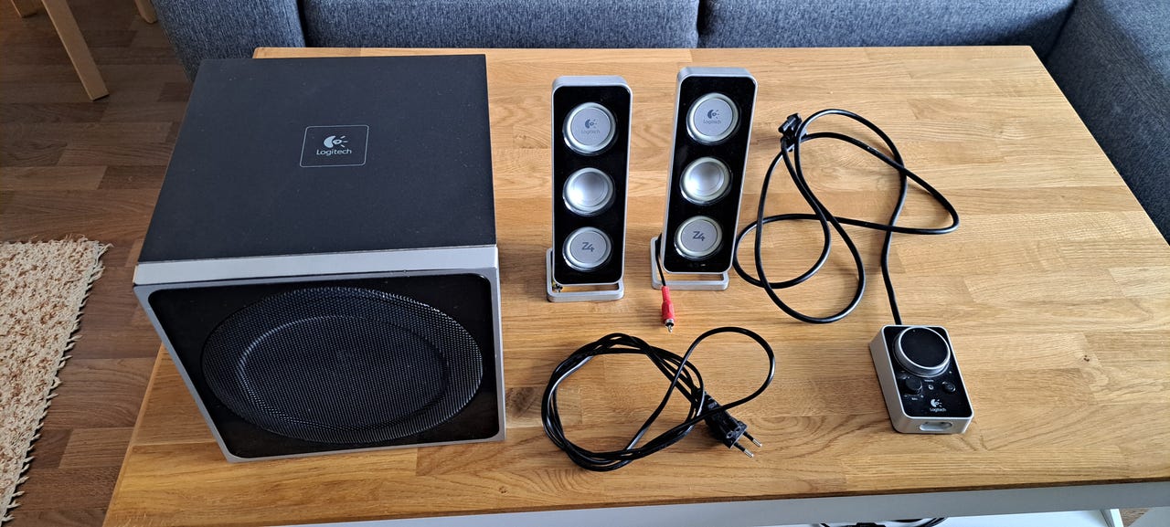 Logitech Z4 2.1 kaiuttimet | Tori