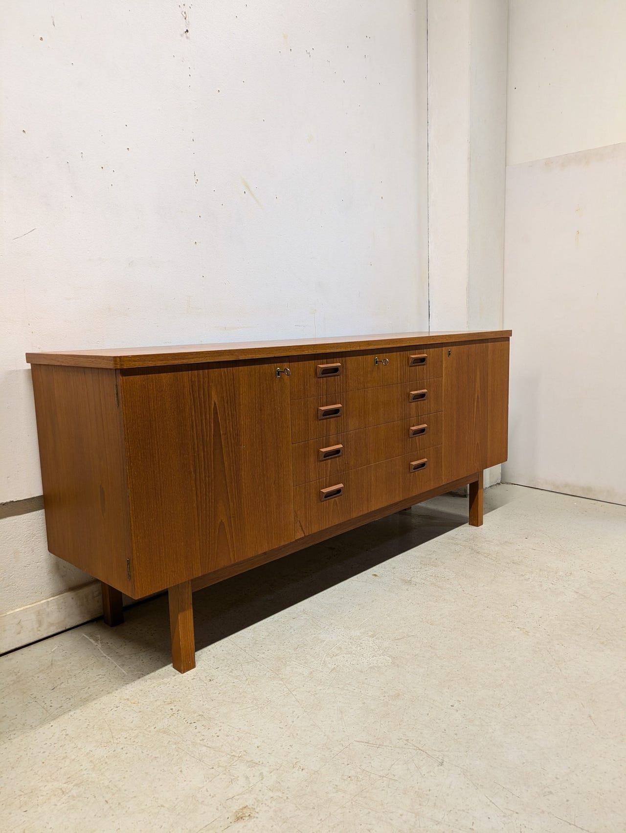 Teak senkki 60-luku - ILMAINEN TOIMITUS PK-SEUDULLE | Tori
