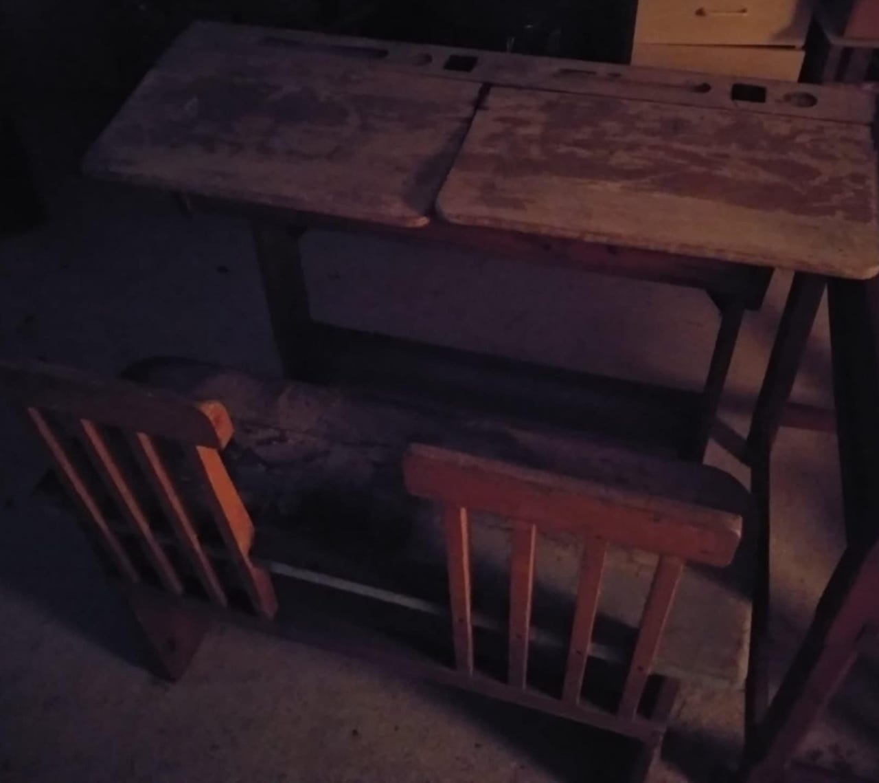 Vanha kahdenistuttava pulpetti - koulupenkki | Tori