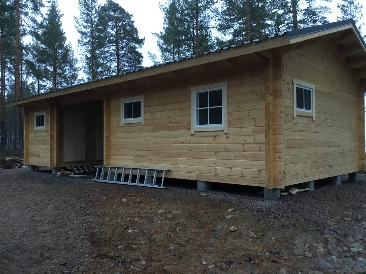 Hirsikehikko, hirsi. rakentaminen, | Tori