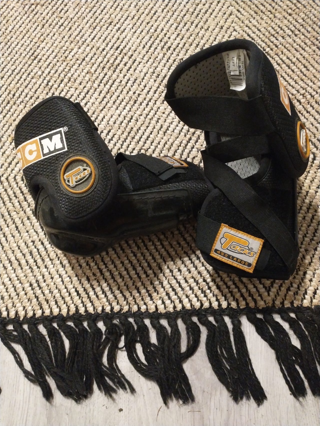 CCM kyynärpääsuojat | Tori