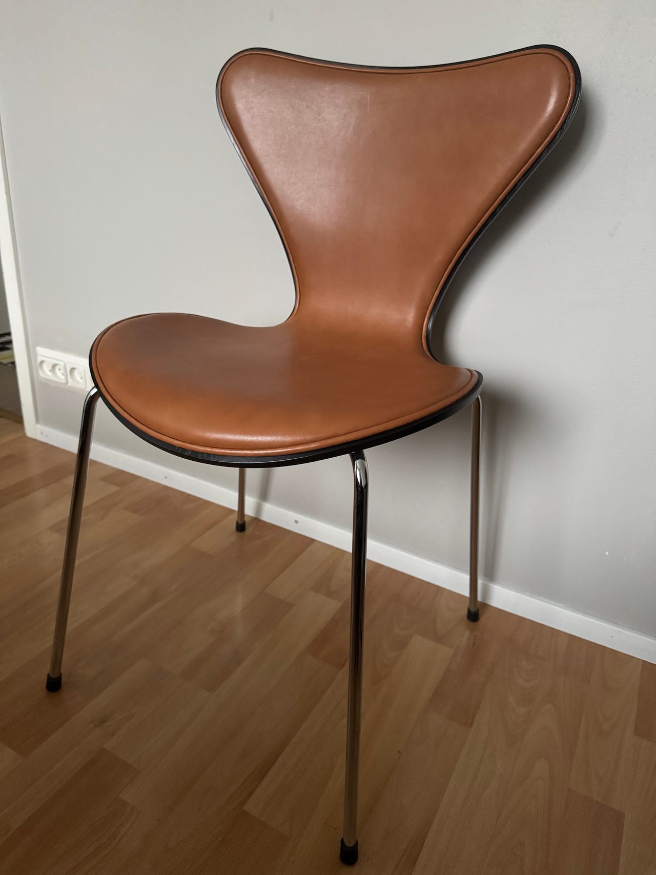 Seiska 3107 tuoli kromi nahkaverhoilulla | Tori