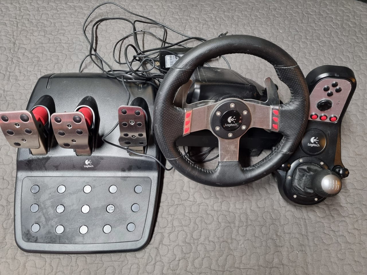 Logitech G27 Ratti-polkimet-vaihdekeppi | Tori