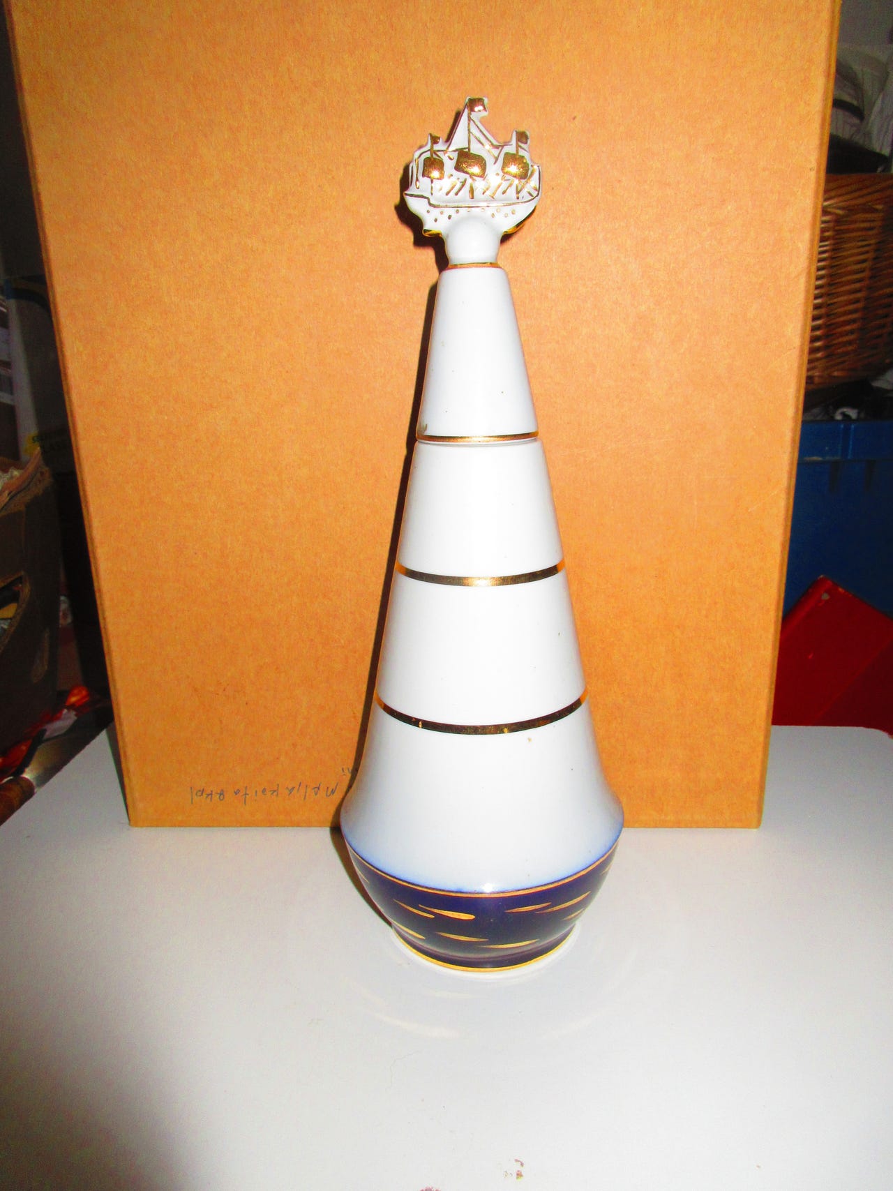 Lomonosovin karahvi purjevene korkilla | Tori