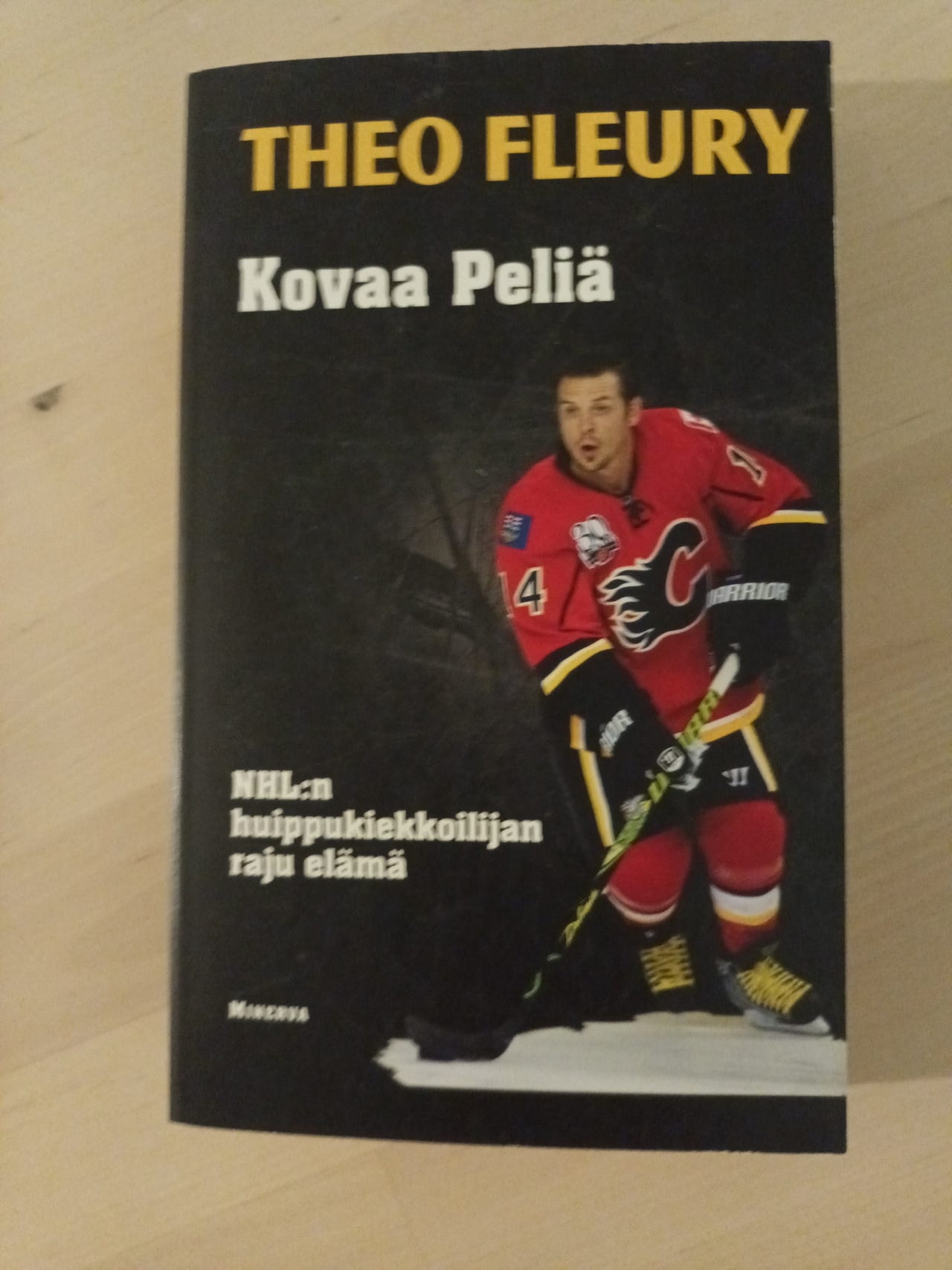 Kovaa peliä — NHL:n huippukiekkoilijan raju elämä -kirja | Tori