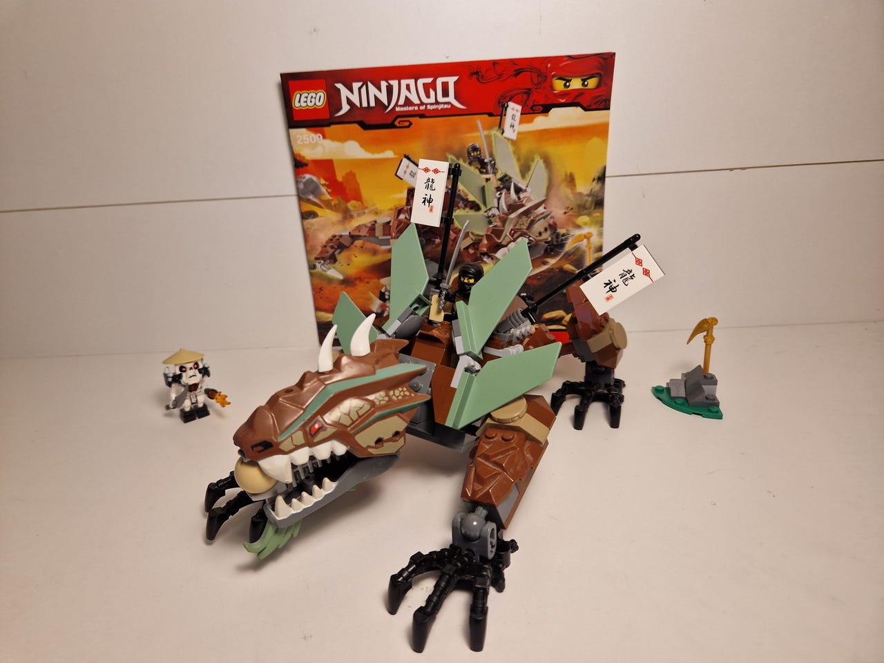 Lego 2509 Earth Dragon Defence | Tori