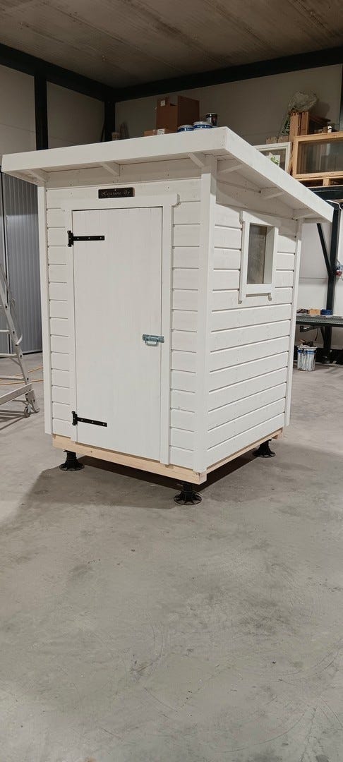 Huussi / Varasto | Tori