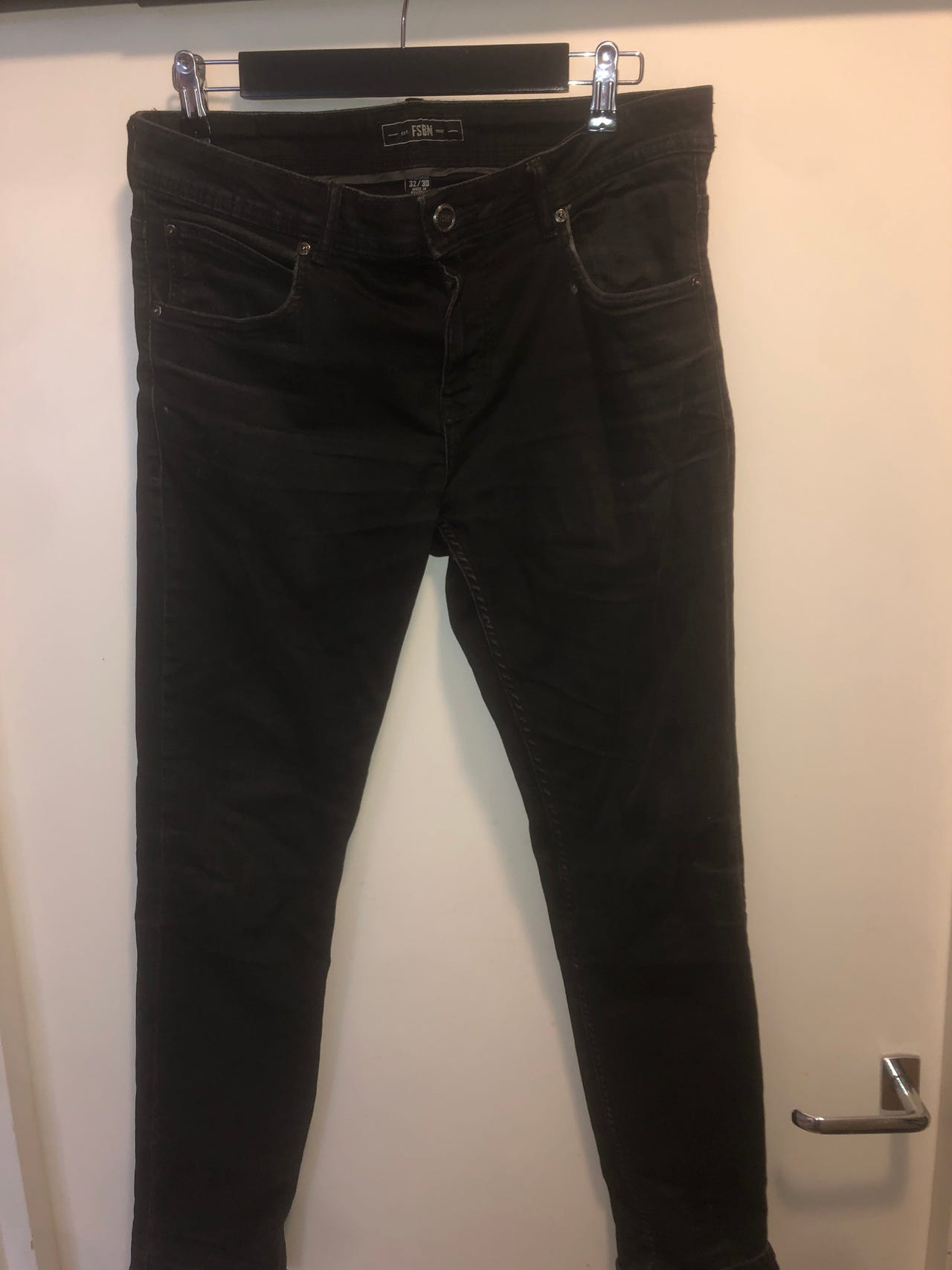 Mustat miesten farkut | Tori