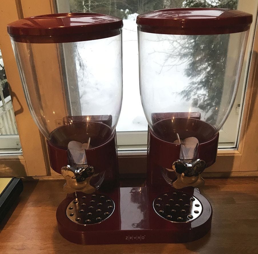 Zevro Indispensable Dry Food Dispenser | Tori
