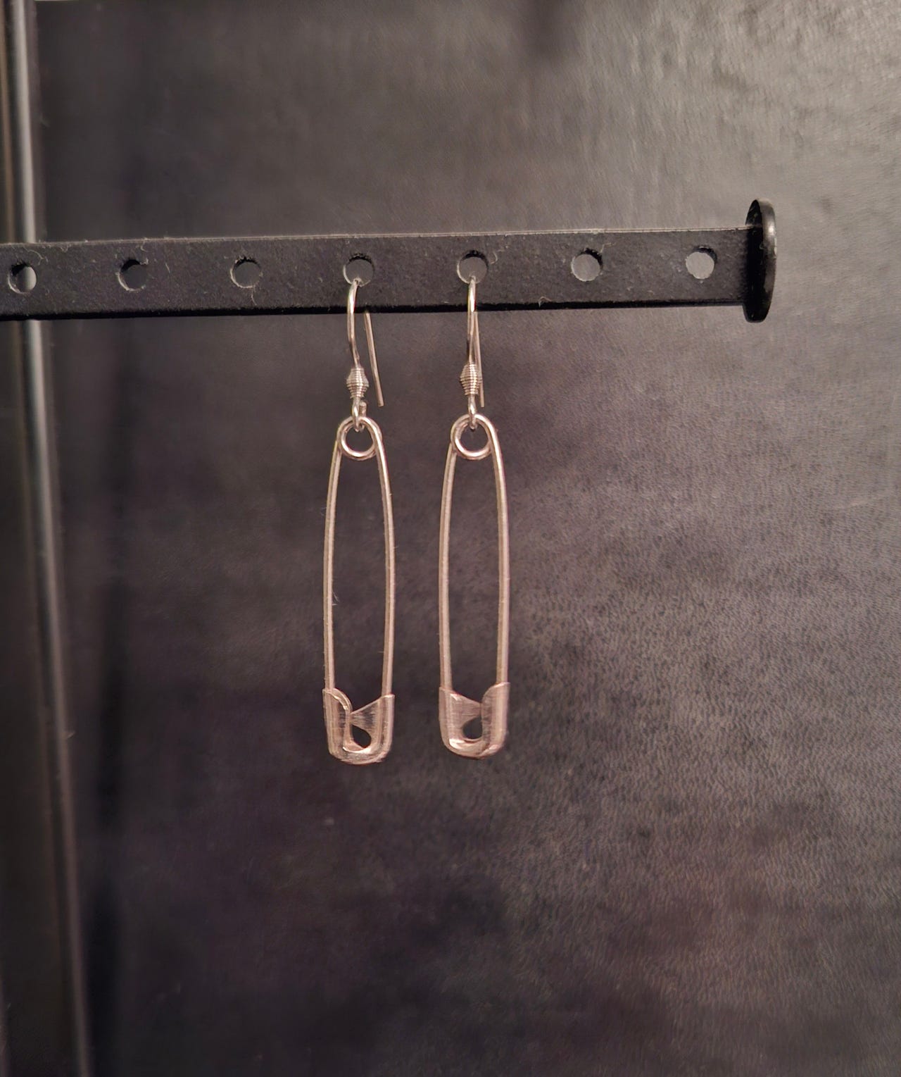 Hakaneula riippuvat korvakorut | Tori