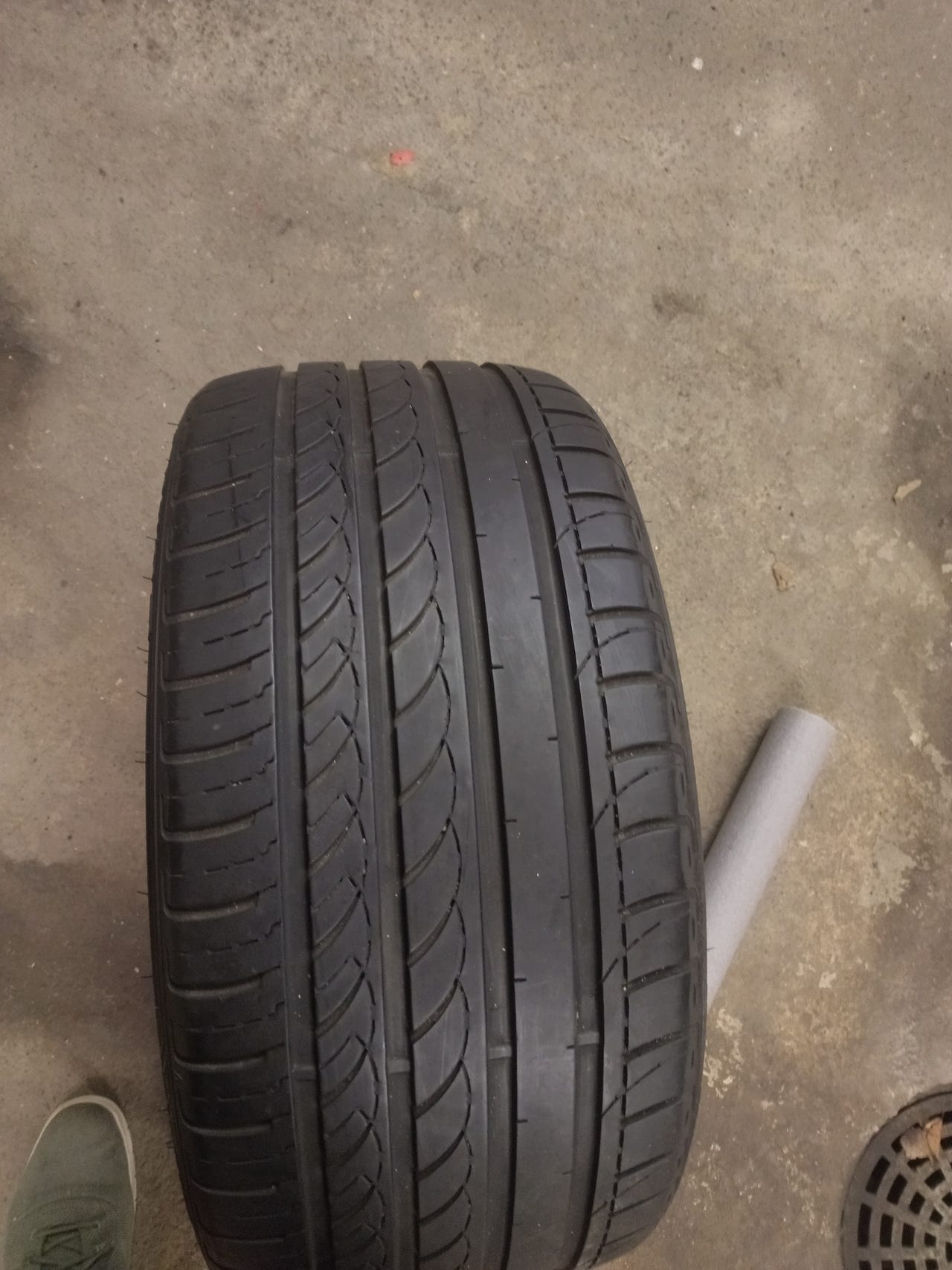 Leveä auton rengas | Tori