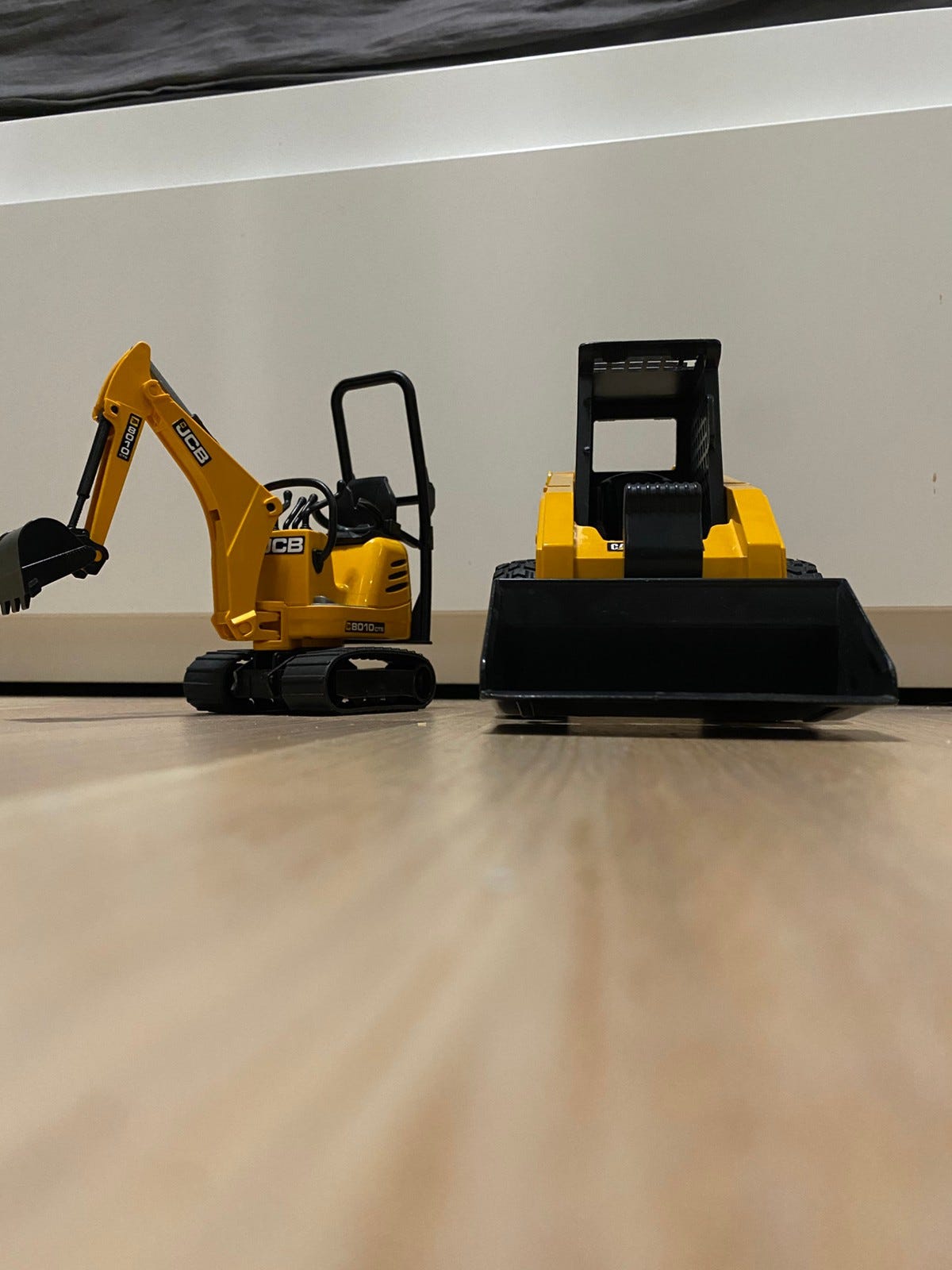 Työkone leluja | CAT ja JCB | Tori
