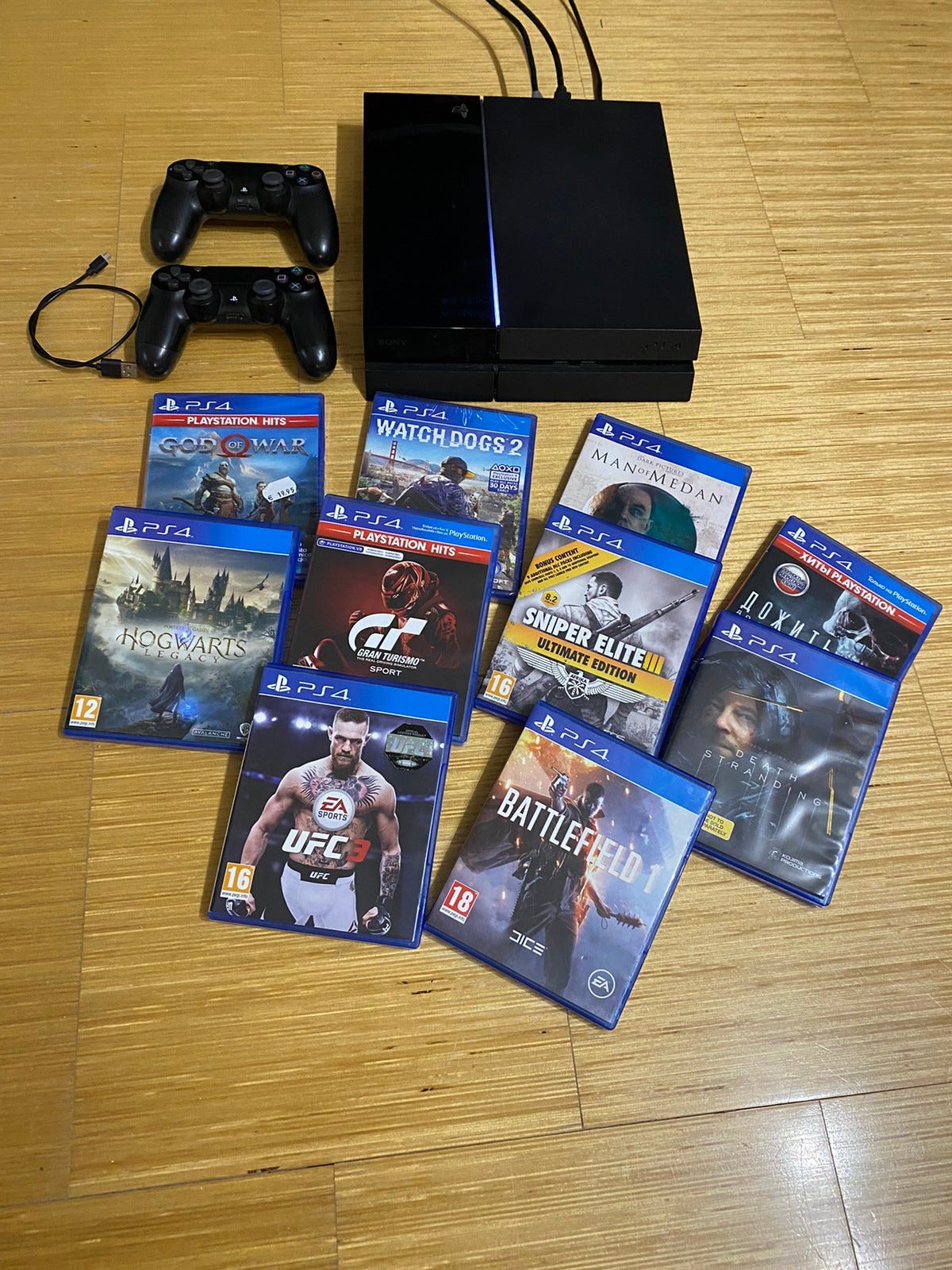 PS4 Konsoli ja kymmenen peliä + Kaksi ohjainta | Tori
