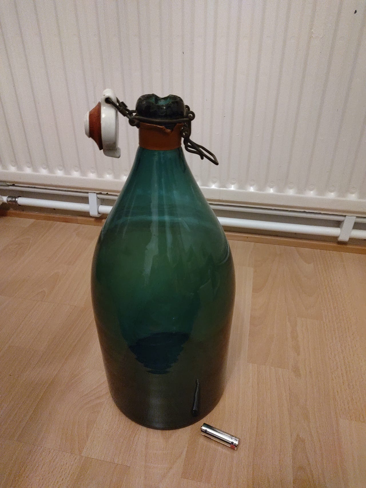 Vanha vihreä lasipullo | Tori