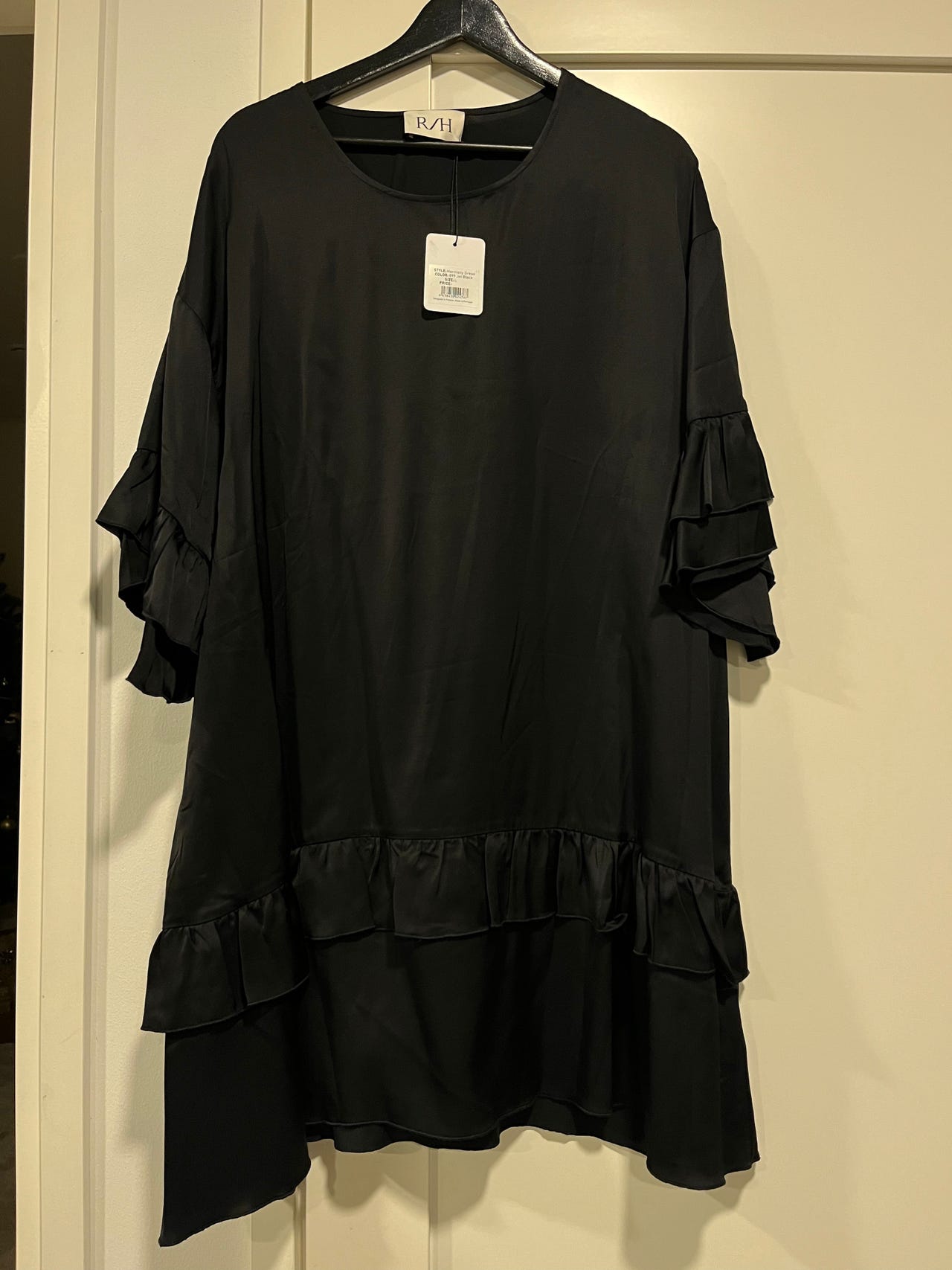 Uusi R/H Studion musta mekko L | Tori