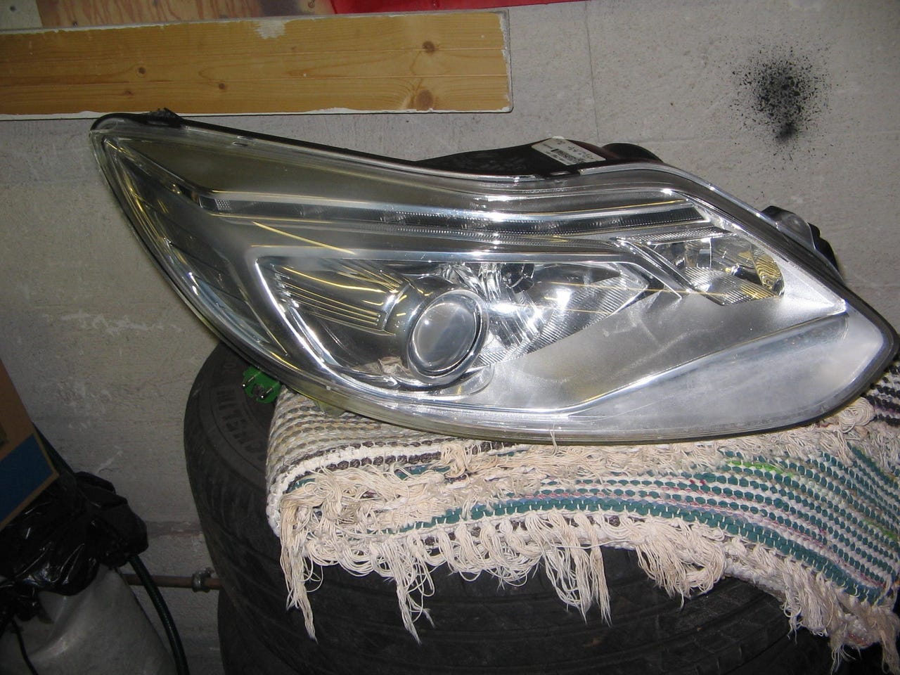 Ford Focus -14 ajovaloumpio Oikea | Tori