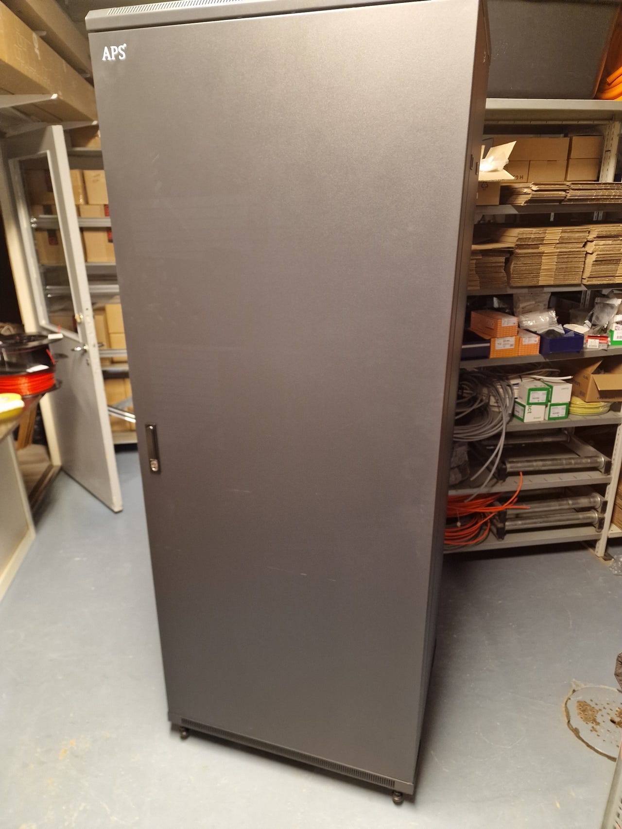 APS RA19 19" kytkentäkaappi K2000xL800xS600 42U | Tori