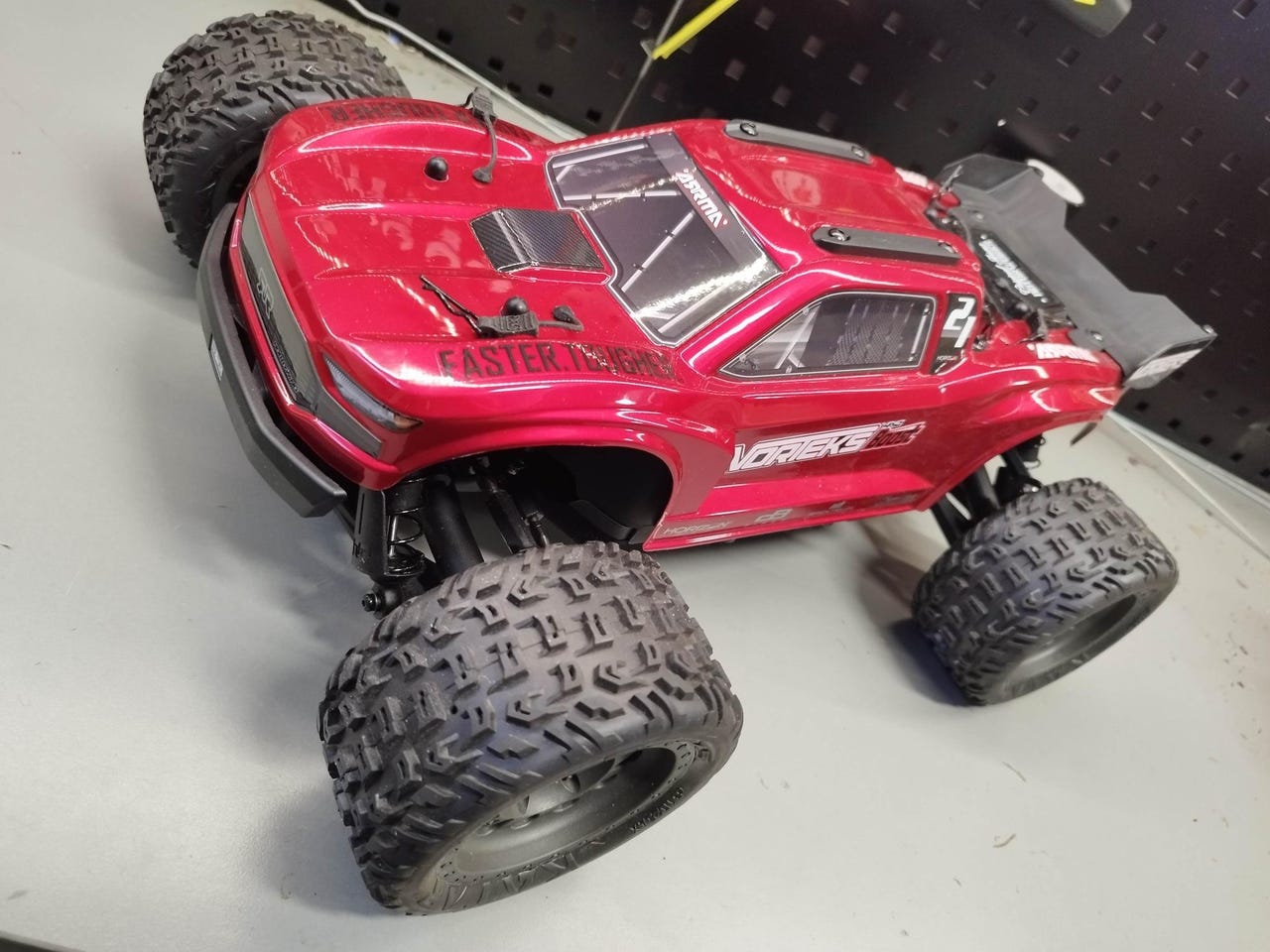 Arrma Vorteks Boost BLX 4x4 | Tori