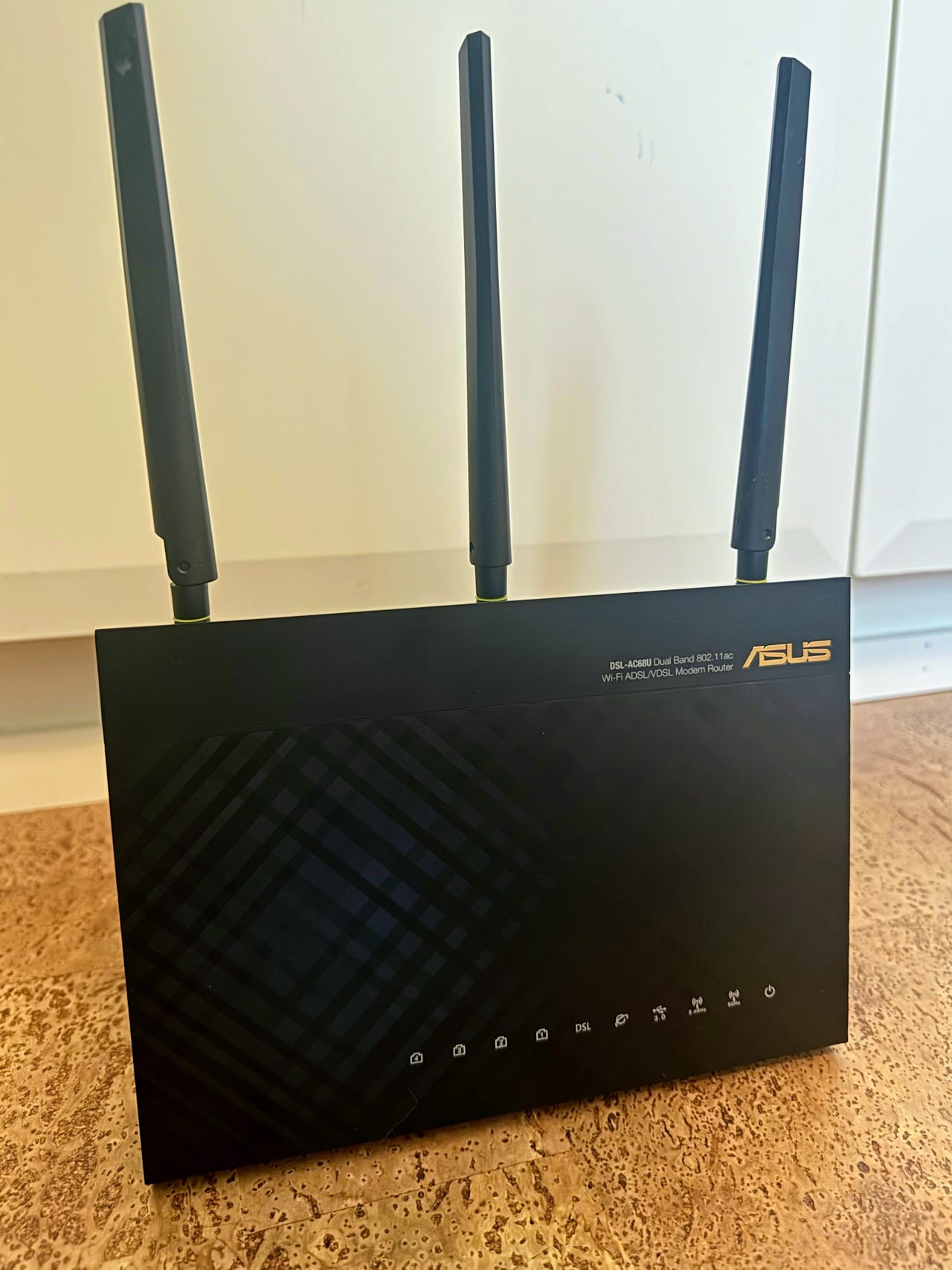 Asus DSL-AC68U -reititin/modeemi | Tori