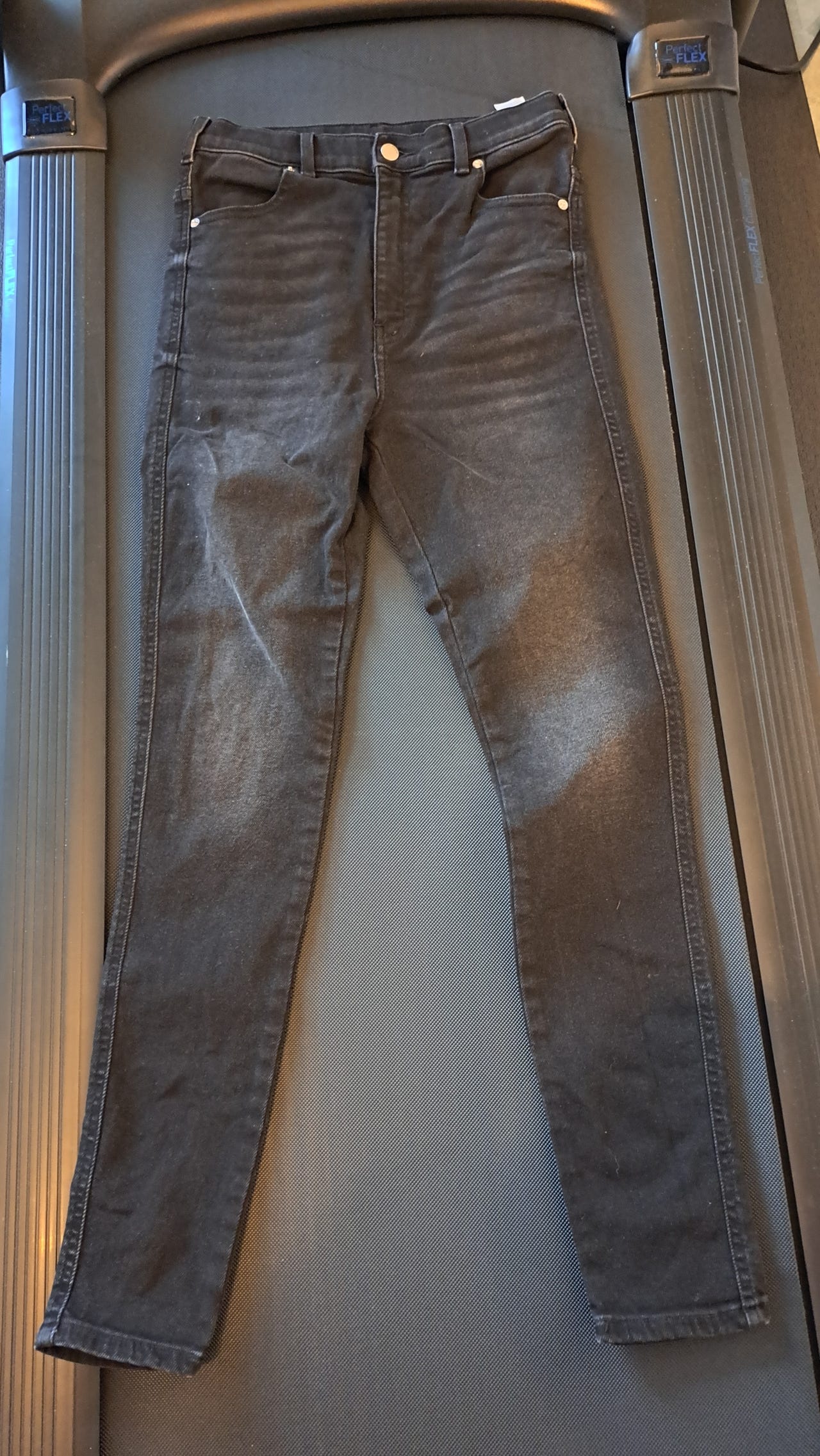 Mustat farkut , vaihdetaan | Tori