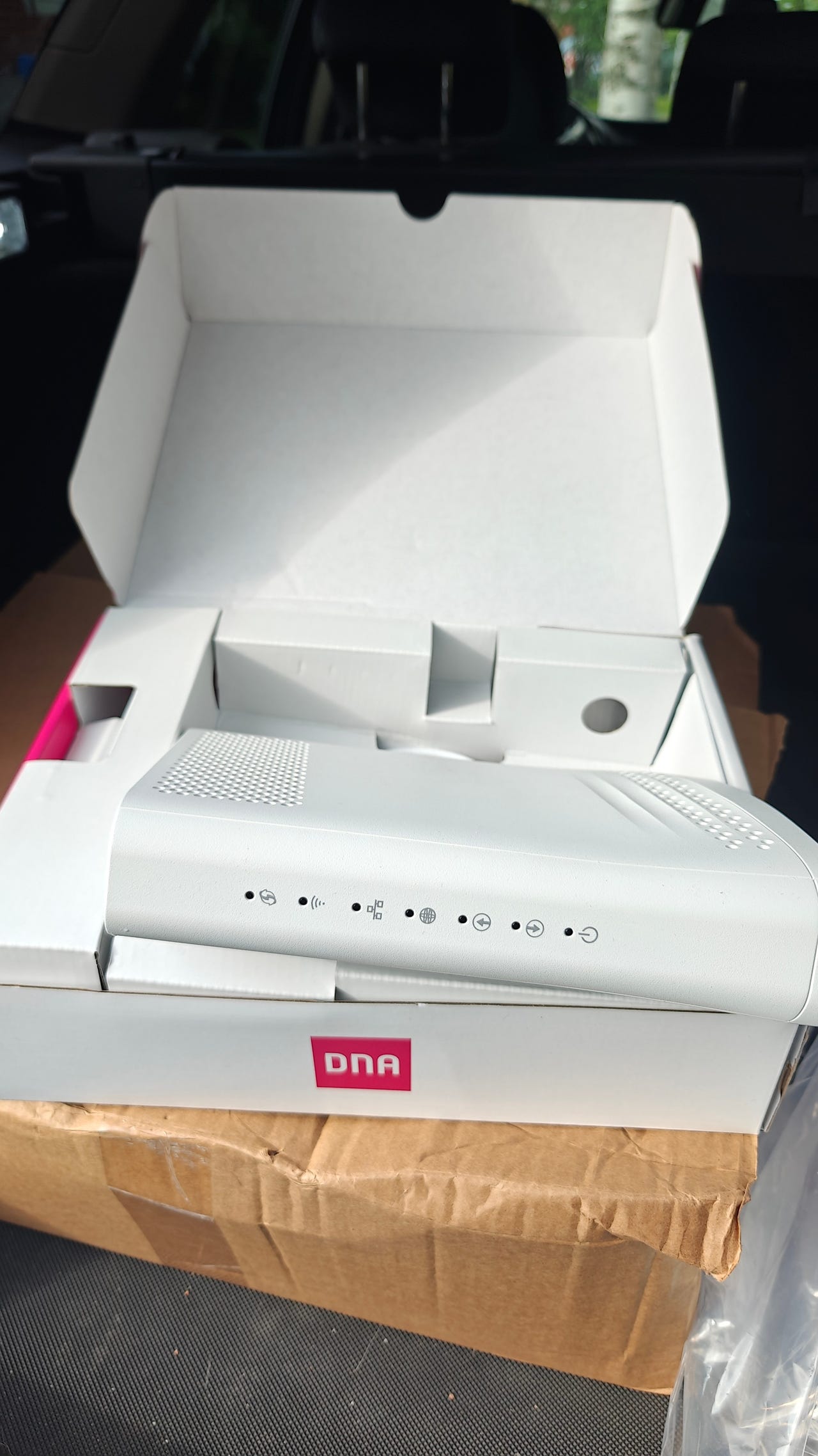DNA Mesh WiFi -kaapelimodeemi F-3896 | Tori
