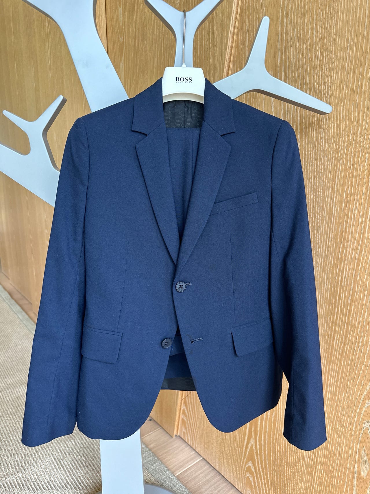 Hugo Boss 10/138 tumma puku | Tori